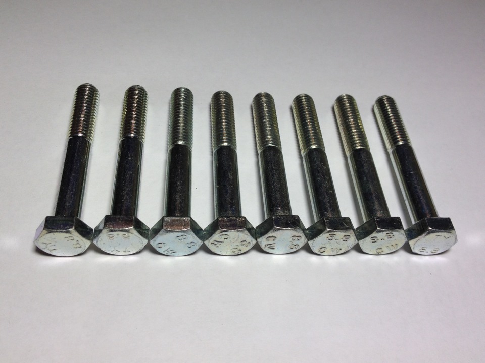 Покупка деталей, необходимых для установки выпускной системы AMG ...