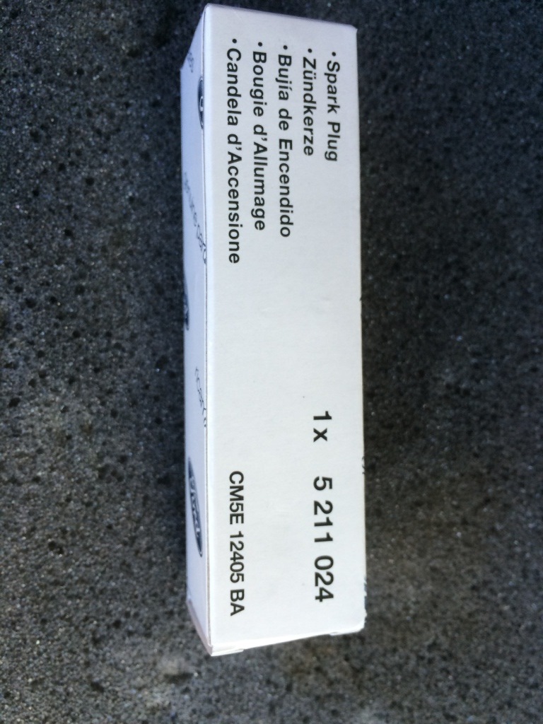 Замена свечей зажигания — Ford Focus Hatchback III, 2 л, 2012 года ...