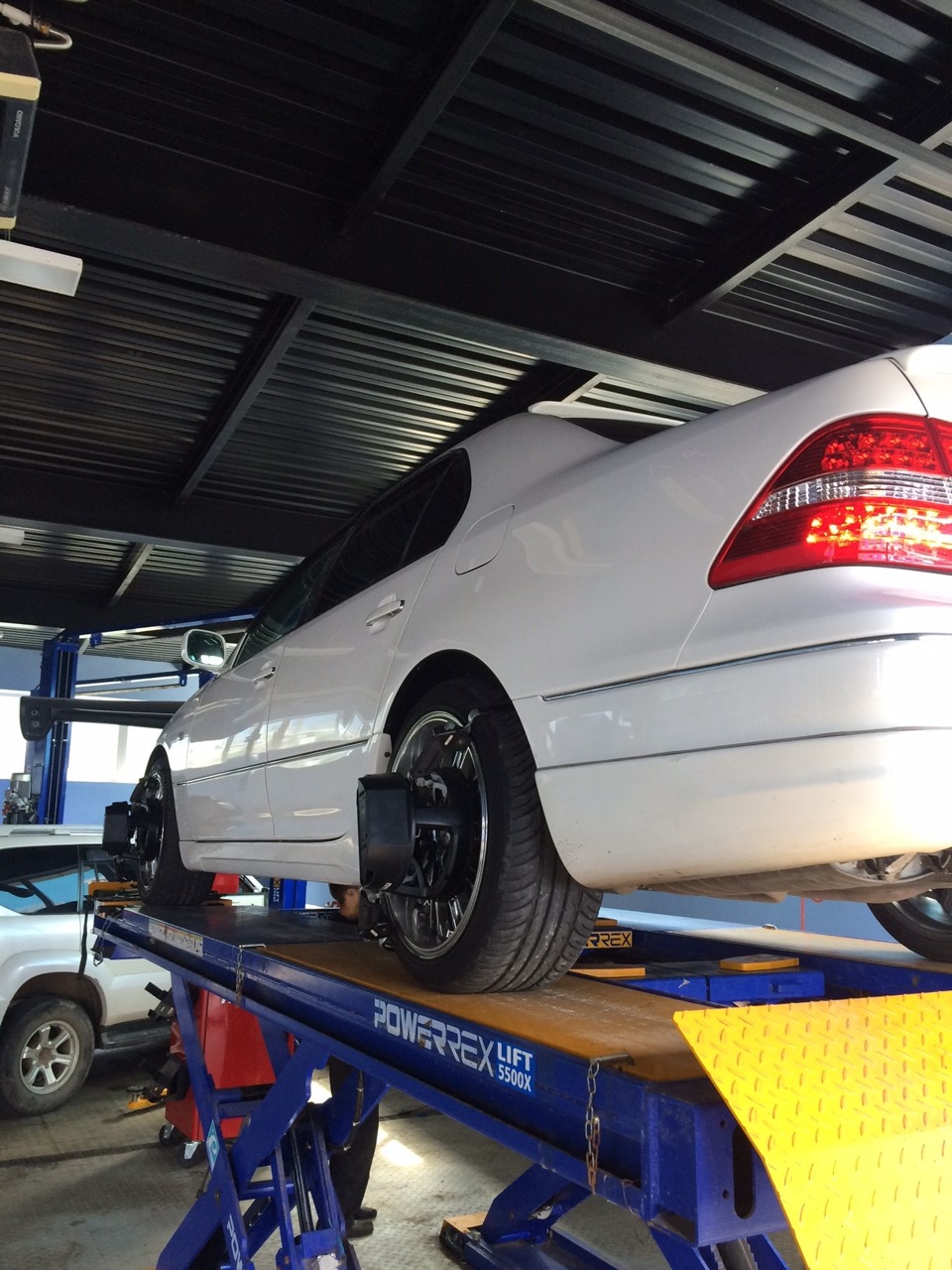 Ничего серьезного. Масло, сальник, глушитель, развал — Toyota Celsior ...