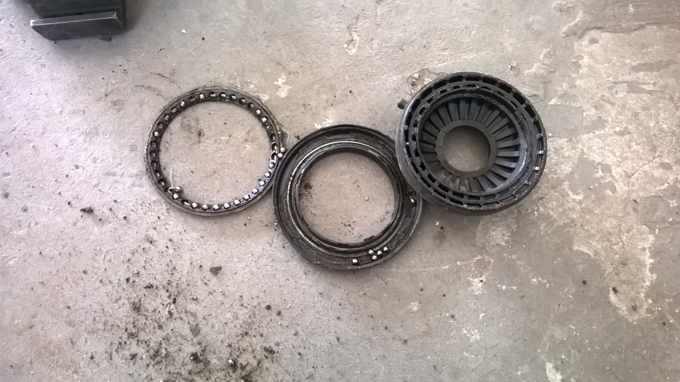 опорные подшипники — Ford Focus II Hatchback, 1,6 л, 2008 года | визит ...