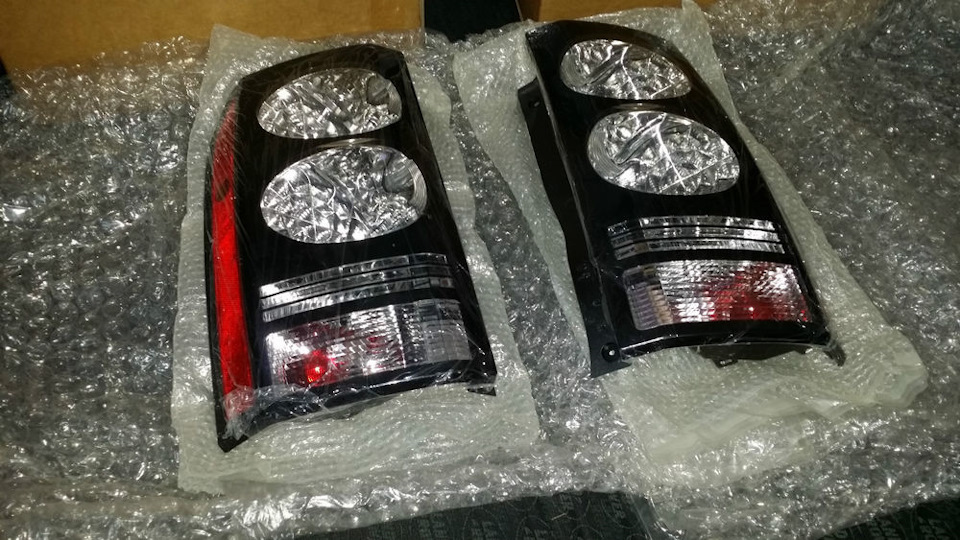 Задние фонари Land Rover Discovery 3 / 4 черные диодные, фары биксенон ...