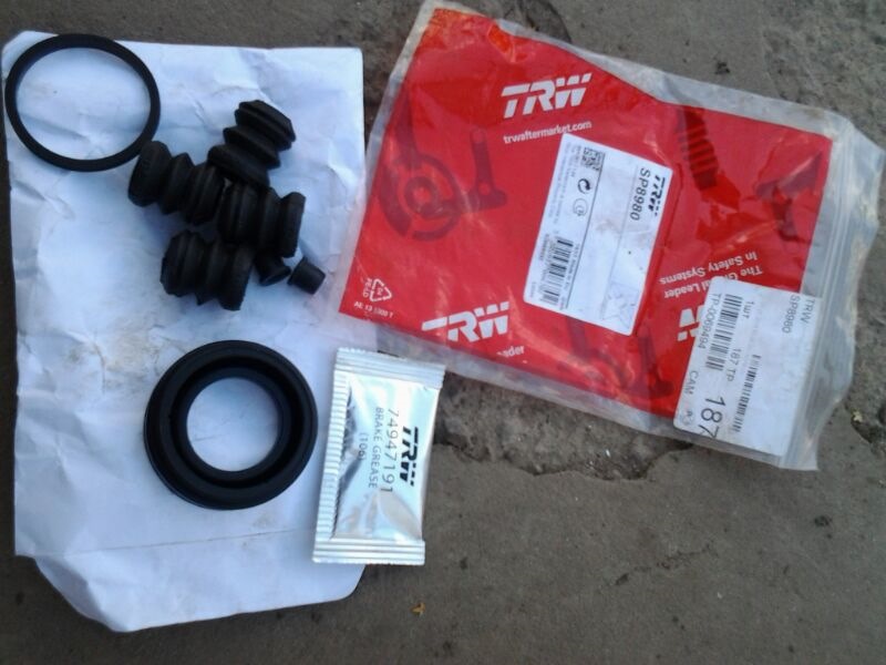 Тормозные колодки задние — Audi A4 (B5), 2,4 л, 1998 года | своими ...