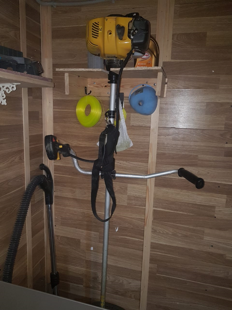 Дом для Барсика-часть четвертая (пристроечная) — Toyota Wish (AE20), 1 ...