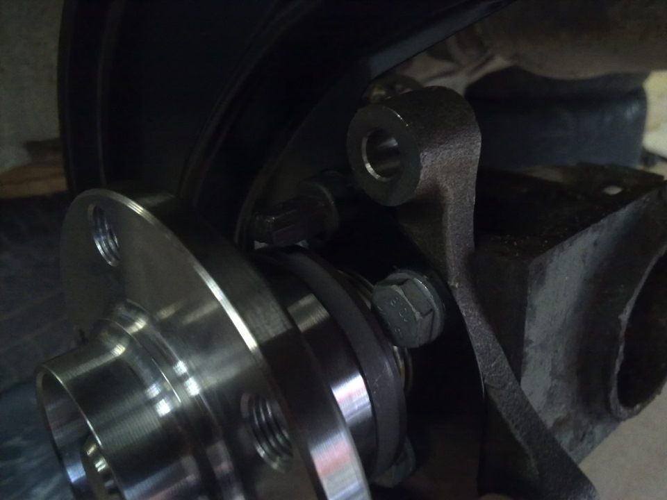 Замена задних тормозов.Переход на двухрядный подшипник. Часть II ...