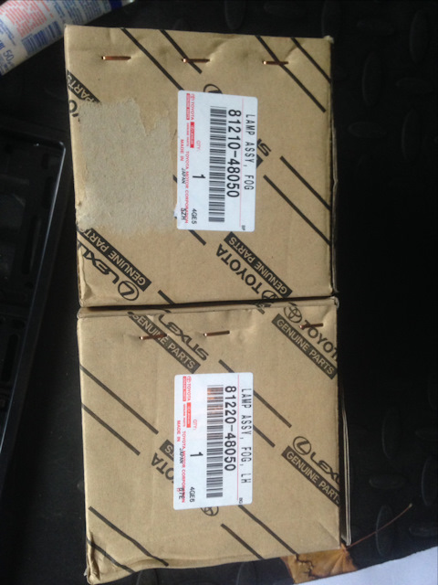 8121048050 Туманка TOYOTA LAND CRUISER 200 15- RH TOYOTA LEXUS ...