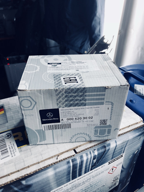 A0004203002 Комплект колодок тормозных 4шт Mercedes | Запчасти на DRIVE2