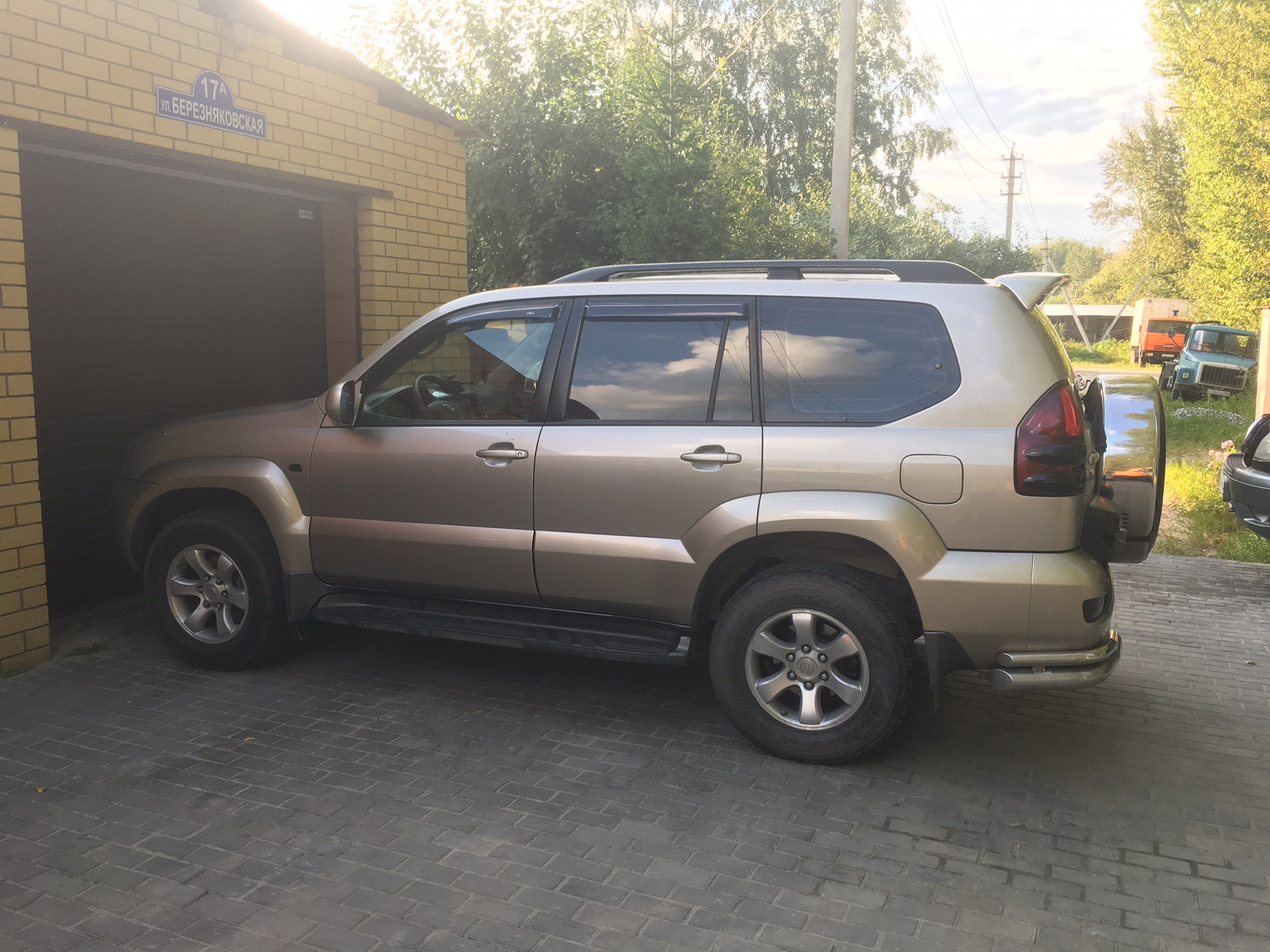 Теперь мы со спойлером… — Toyota Land Cruiser Prado 120-series, 4 л ...