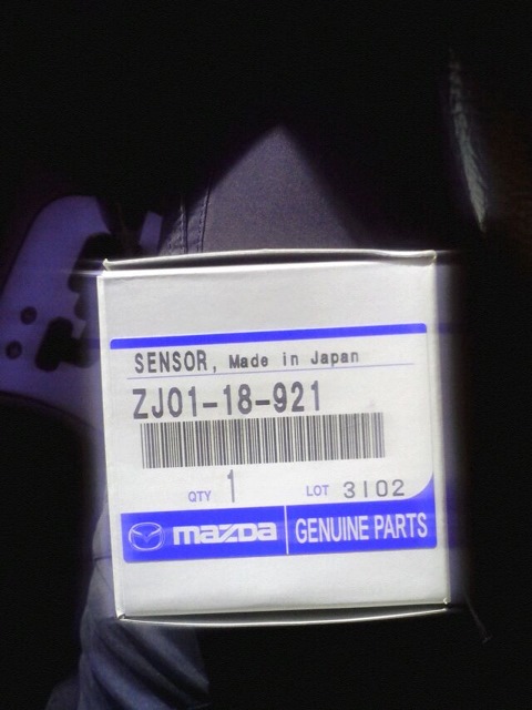 ZJ0118921 Датчик детонации двигателя MAZDA | Запчасти на DRIVE2