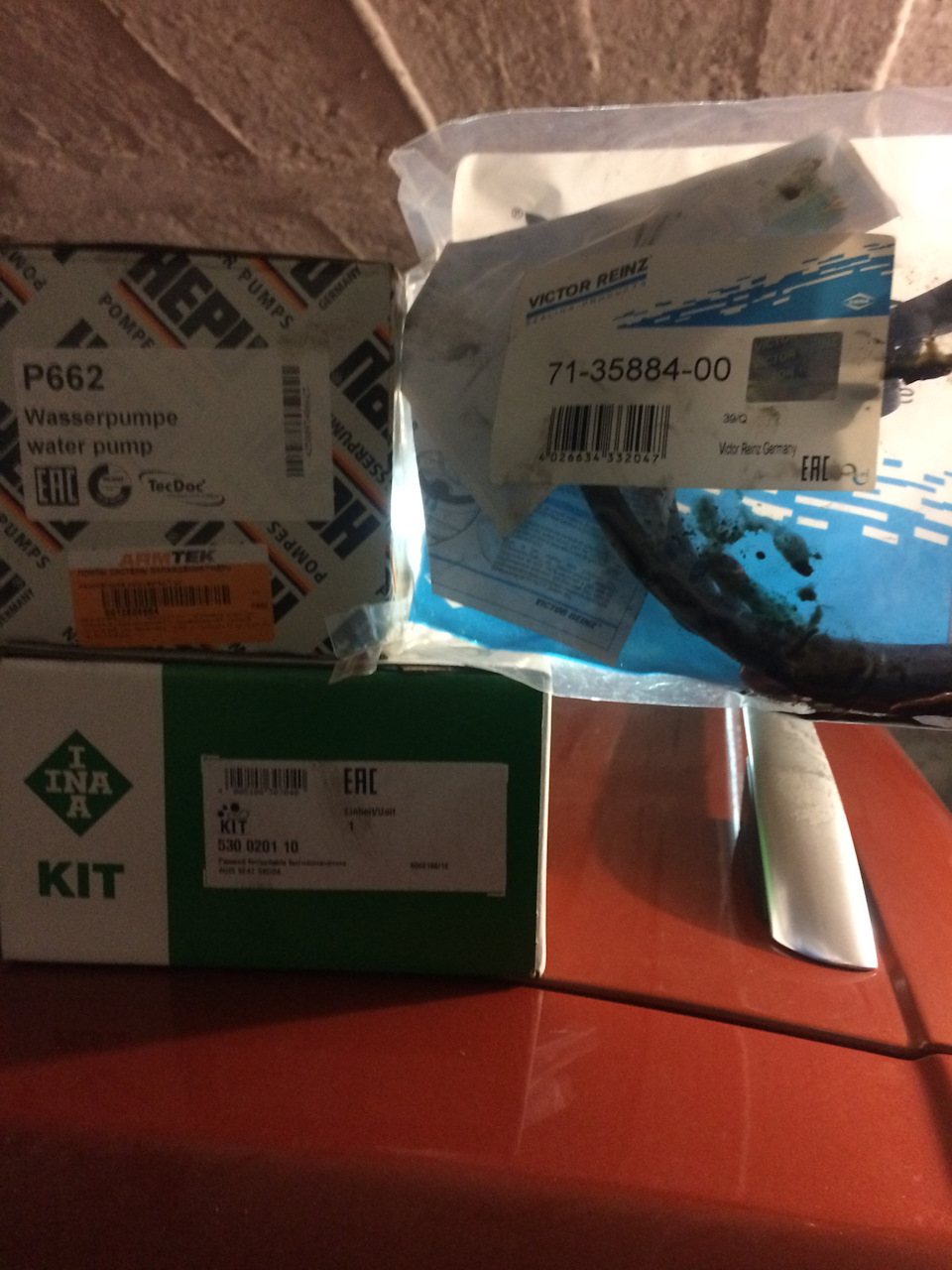 Замена ГРМ — Volkswagen Touran (1G), 2 л, 2008 года | плановое ТО | DRIVE2