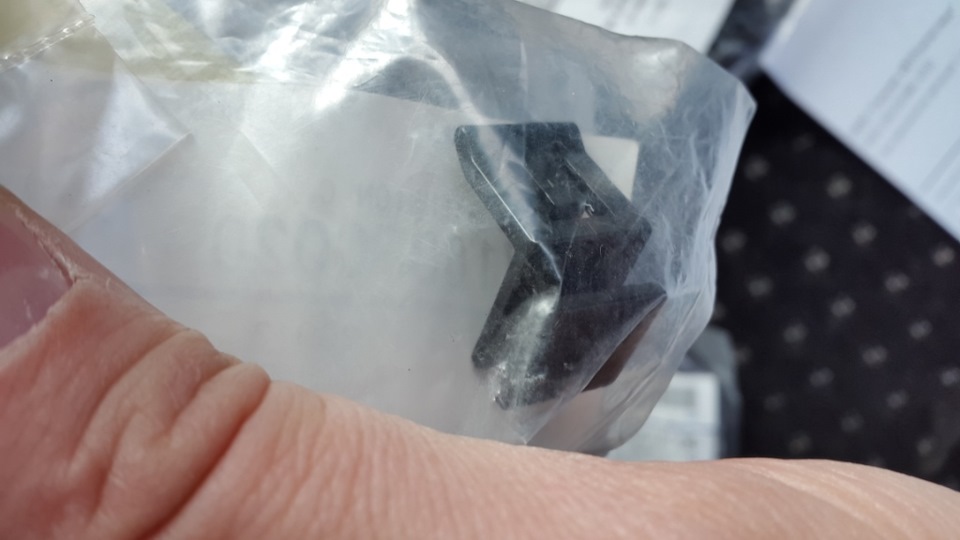 Клипсы, болтики — Subaru Forester (SF), 2 л, 1999 года | кузовной ...