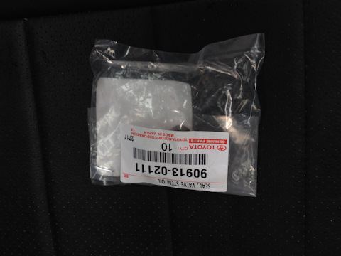 9091302111 Колпачок маслосъемный OEM TOYOTA LEXUS | Запчасти на DRIVE2