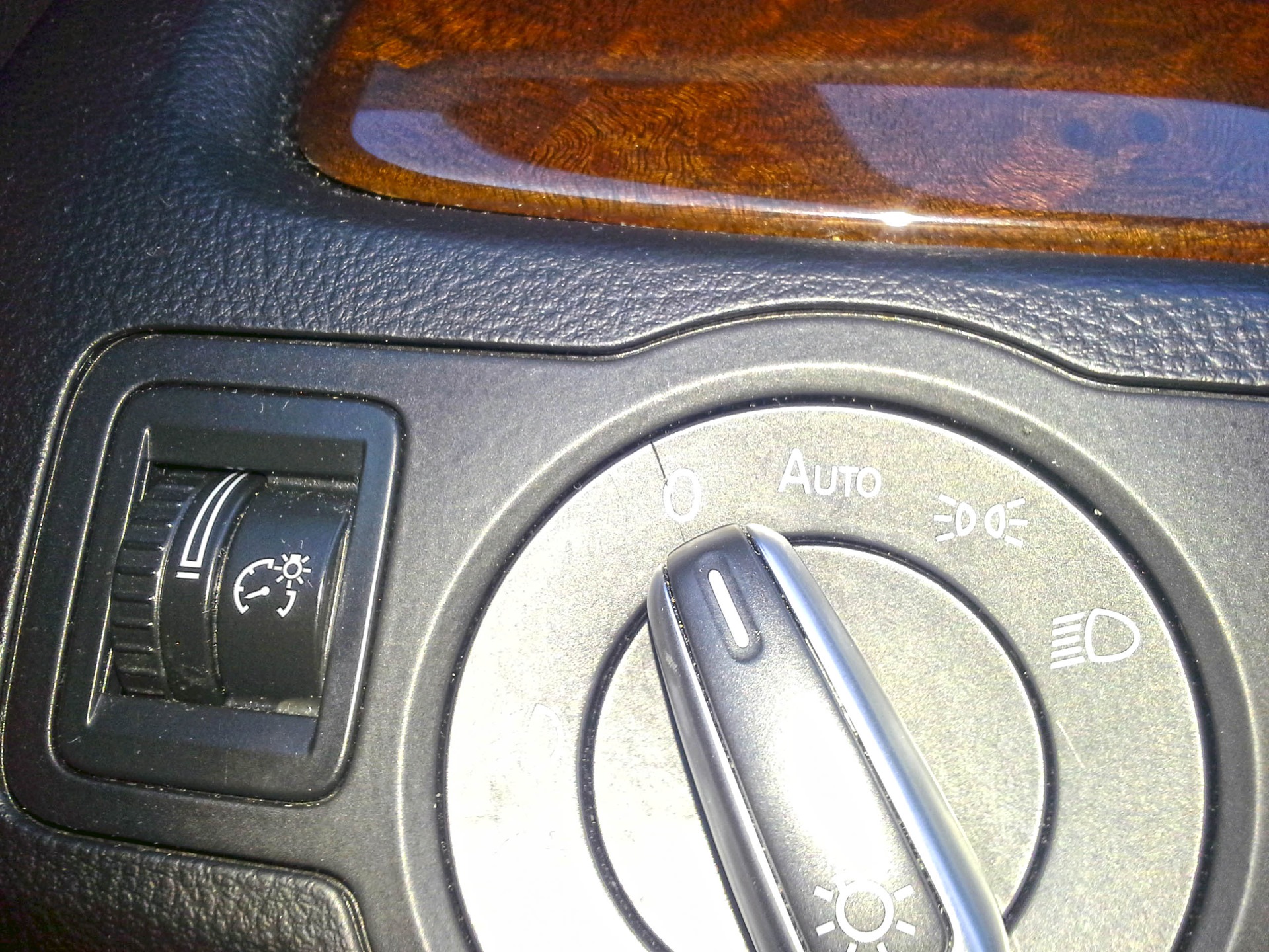 Переключатель света — Volkswagen Passat B7, 1,8 л, 2014 года | визит на ...