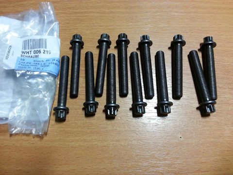 WHT006219 Болт крепления крышк VAG | Запчасти на DRIVE2