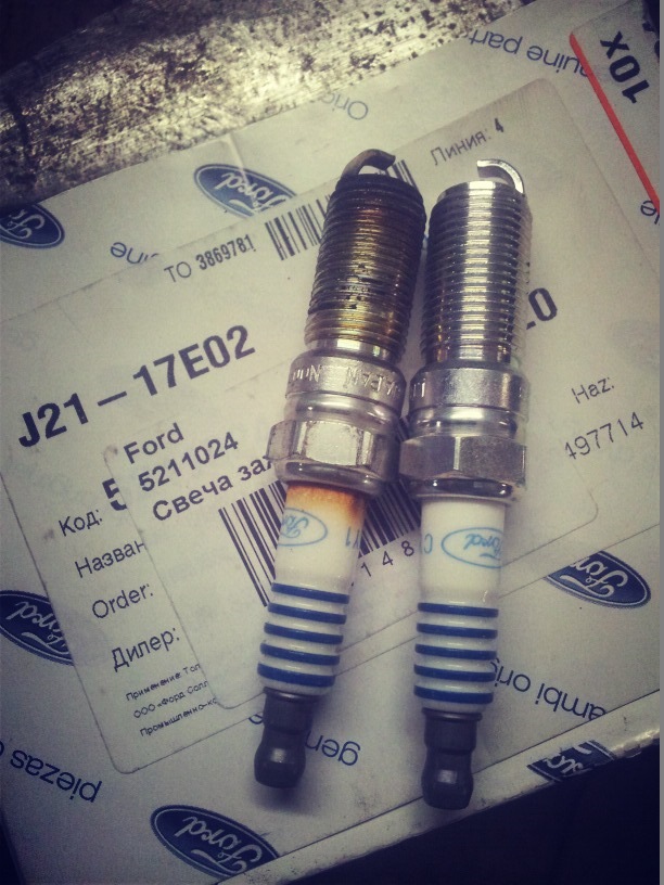 Замена иридиевых свеч зажигания FORD — Ford Focus Hatchback III, 2 л ...