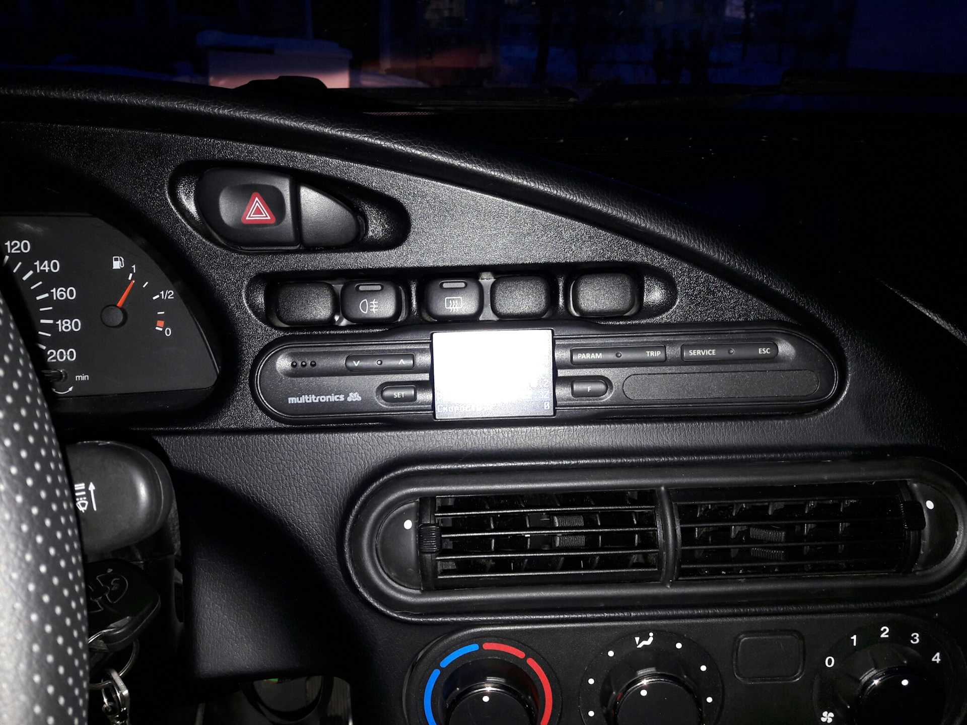 Установил бортовой компьютер multitronics cl-570 — Chevrolet Niva GLX, 1,7 л, 2012 года ...