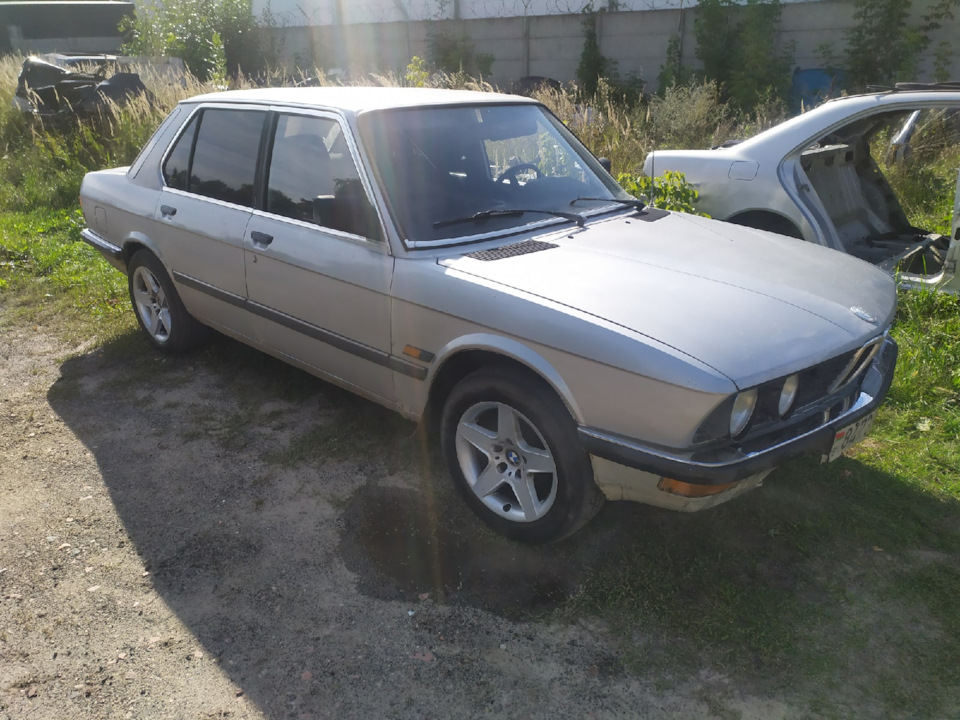 E28 по запчастям более 10 машин на BMW 3 series (E30), BMW 5 series (E12), BMW 5 series (E28 ...