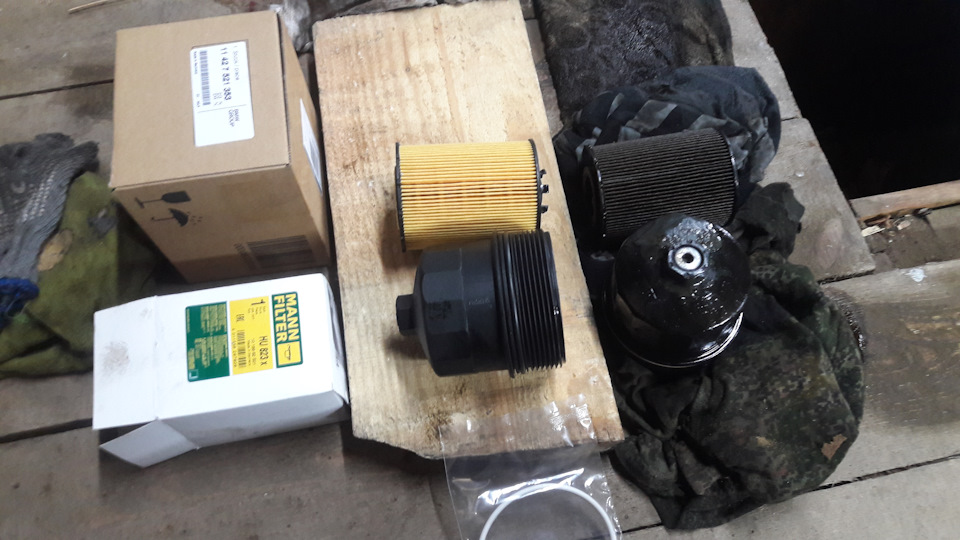 Замена масла и треснувшего корпуса фильтра — BMW X5 (E70), 4,8 л, 2007 ...