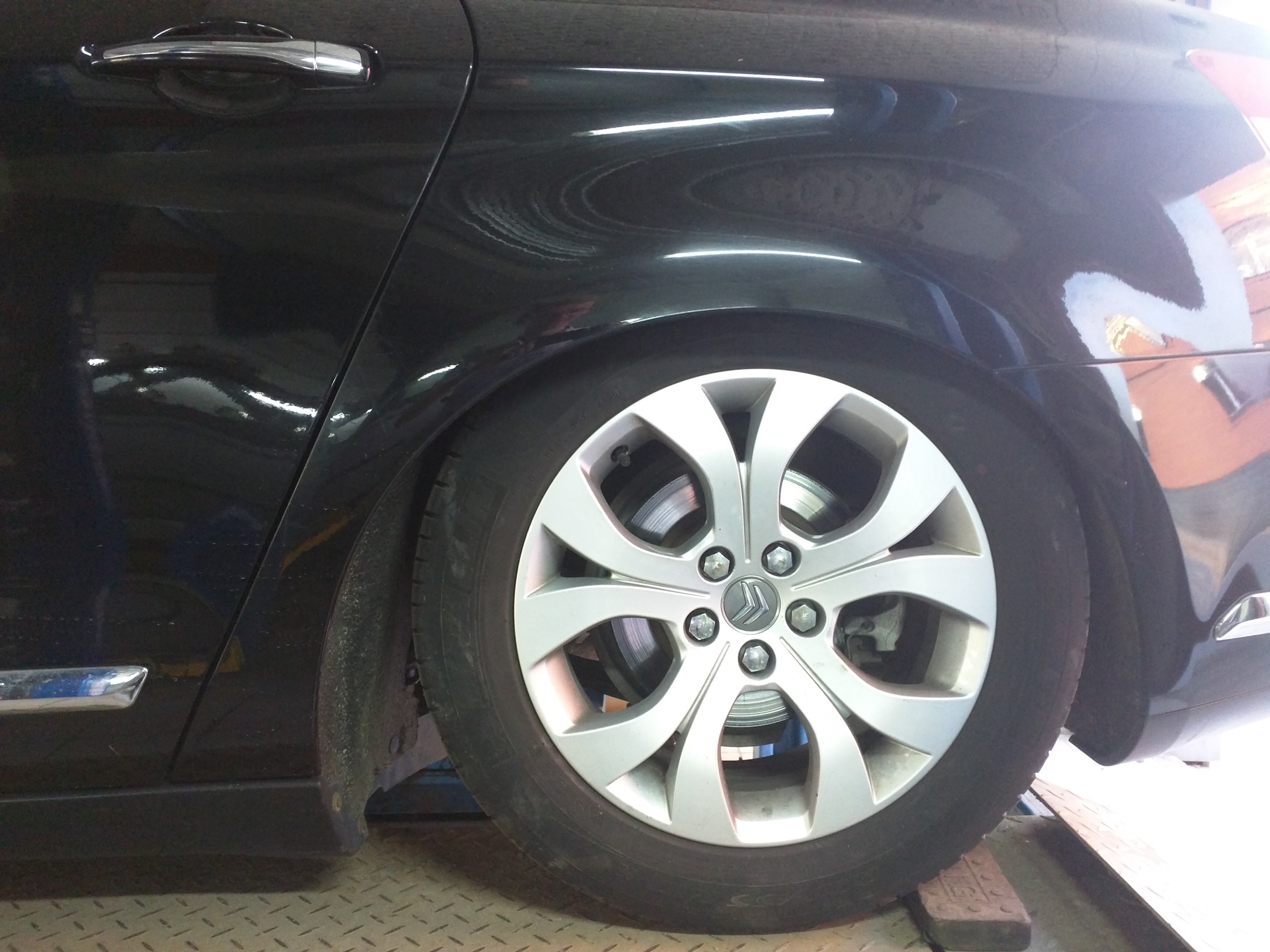 Морда не поднимается — Citroen C5 (2G), 2 л, 2009 года | поломка | DRIVE2