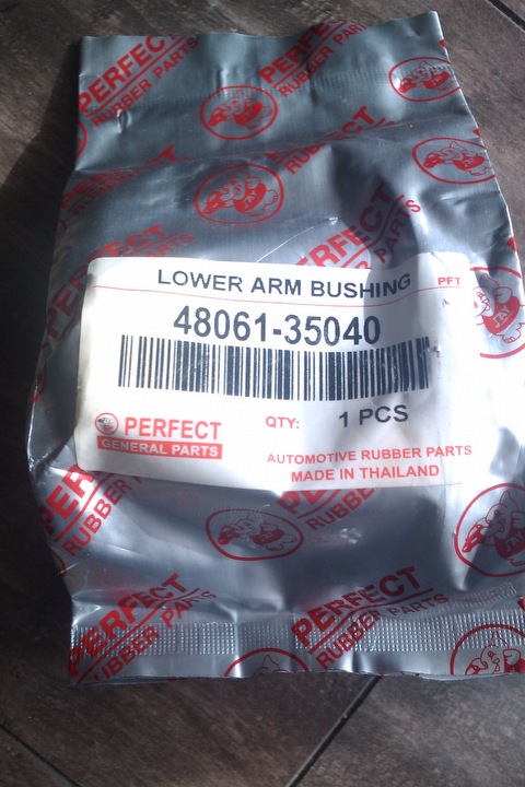 4806135040 Сайлентблок нижнего рычага передний OEM TOYOTA LEXUS ...