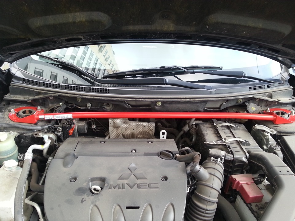 Растяжка передних стоек — Mitsubishi Lancer X, 1,8 л, 2013 года ...
