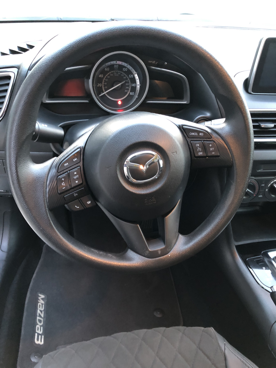 Обшивка руля. — Mazda 3 (3G) BM, 2 л, 2015 года | стайлинг | DRIVE2