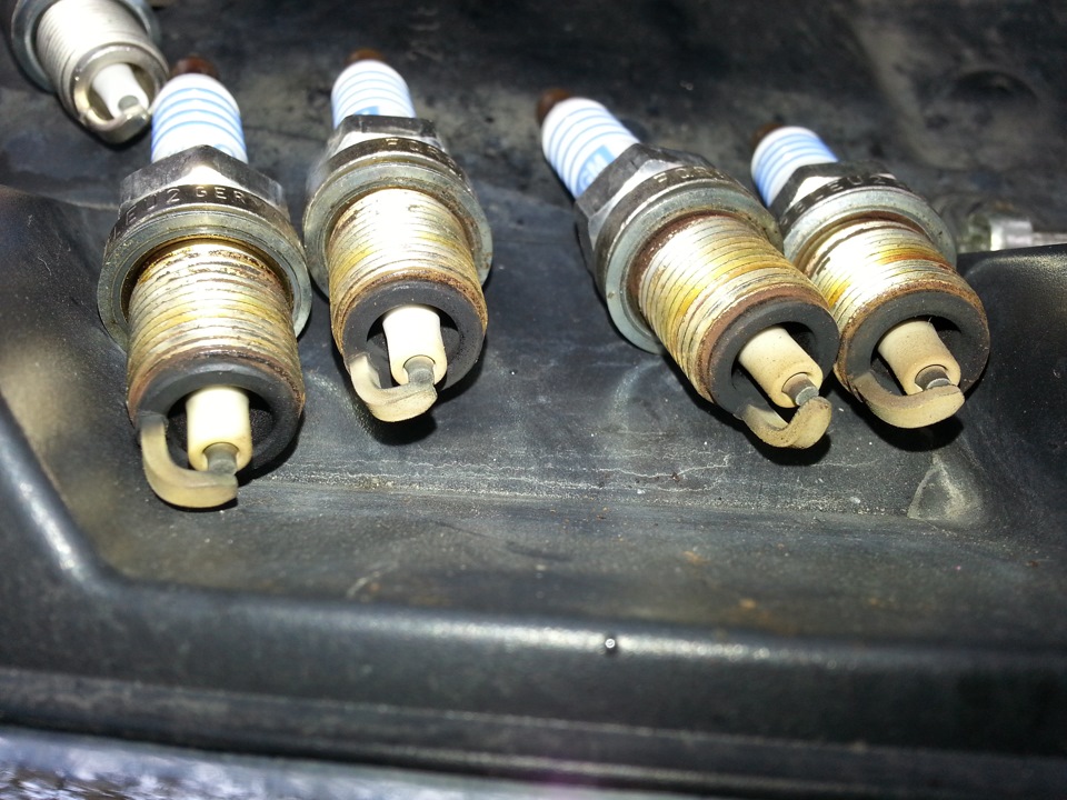 Замена масла, свечей и фильтров. — Opel Zafira B, 1,8 л, 2008 года ...