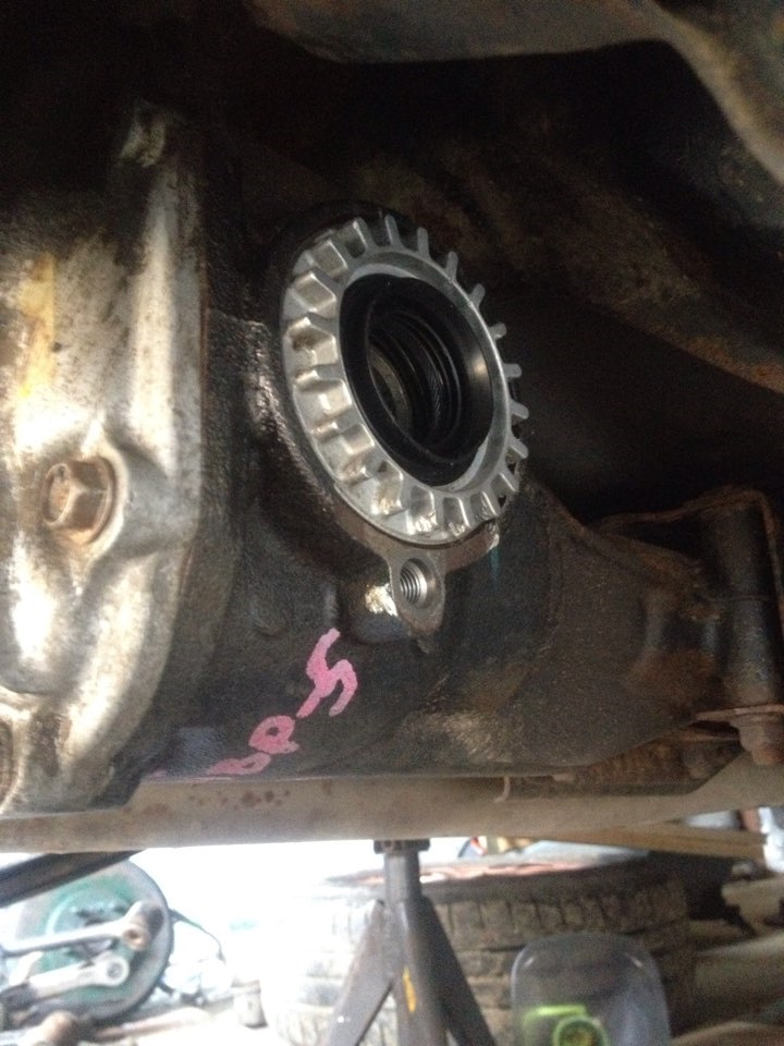 Сальник заднего редуктора — Subaru Impreza Outback Sport, 2,2 л, 1996 ...