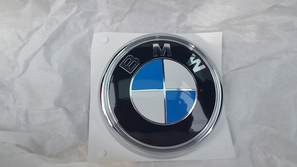 Оригинальная эмблема BMW на крышку багажника. — BMW X3 (E83), 3 л, 2004 ...