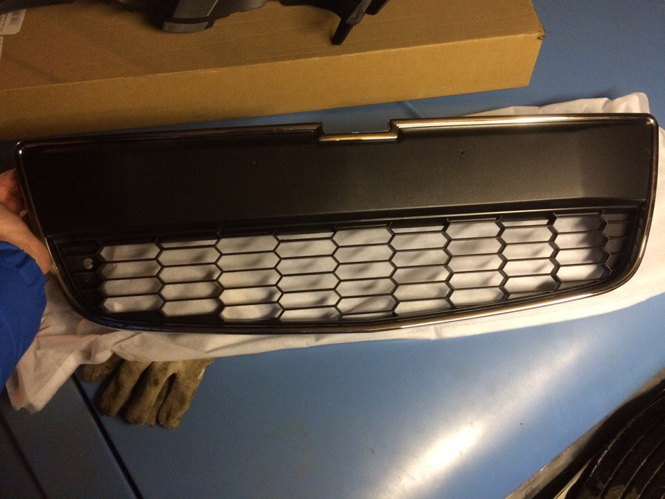 Продажа колес, колпаков, решетки и кронштейна крепления фары ...