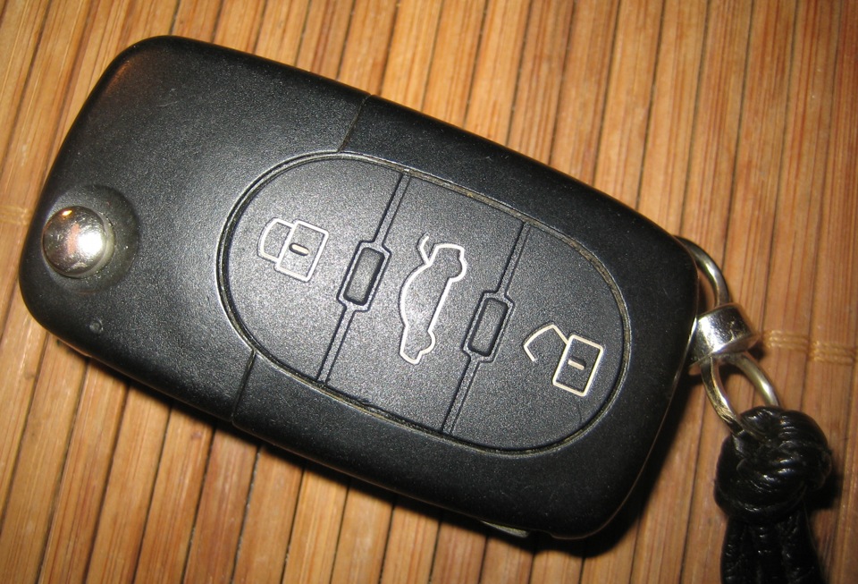 Кнопочки для ключа — Audi A6 (C5), 2,4 л., 2001 года | аксессуары | DRIVE2