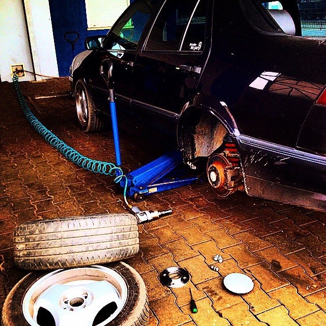 Примерка 17" J8 Borbet RST 18 — Saab 9000, 2 л, 1997 года | колёсные ...