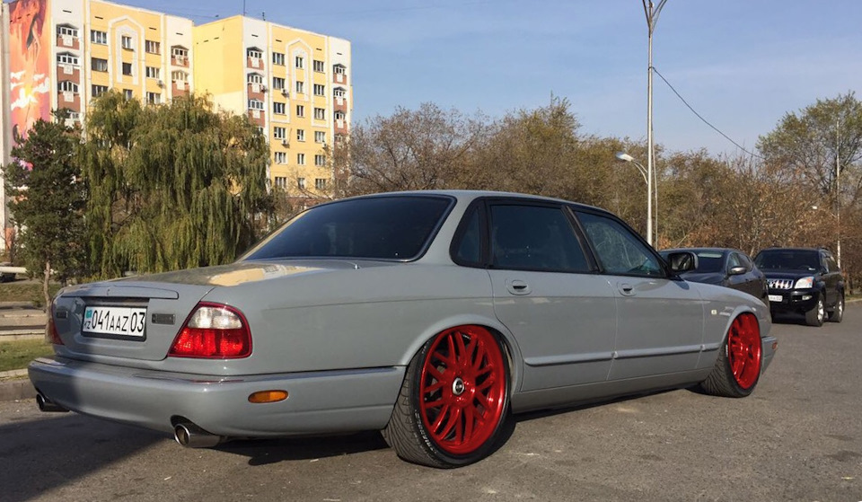 Вид после фотошопа. — Jaguar XJ Mark 2, 4,3 л, 2000 года | тюнинг | DRIVE2