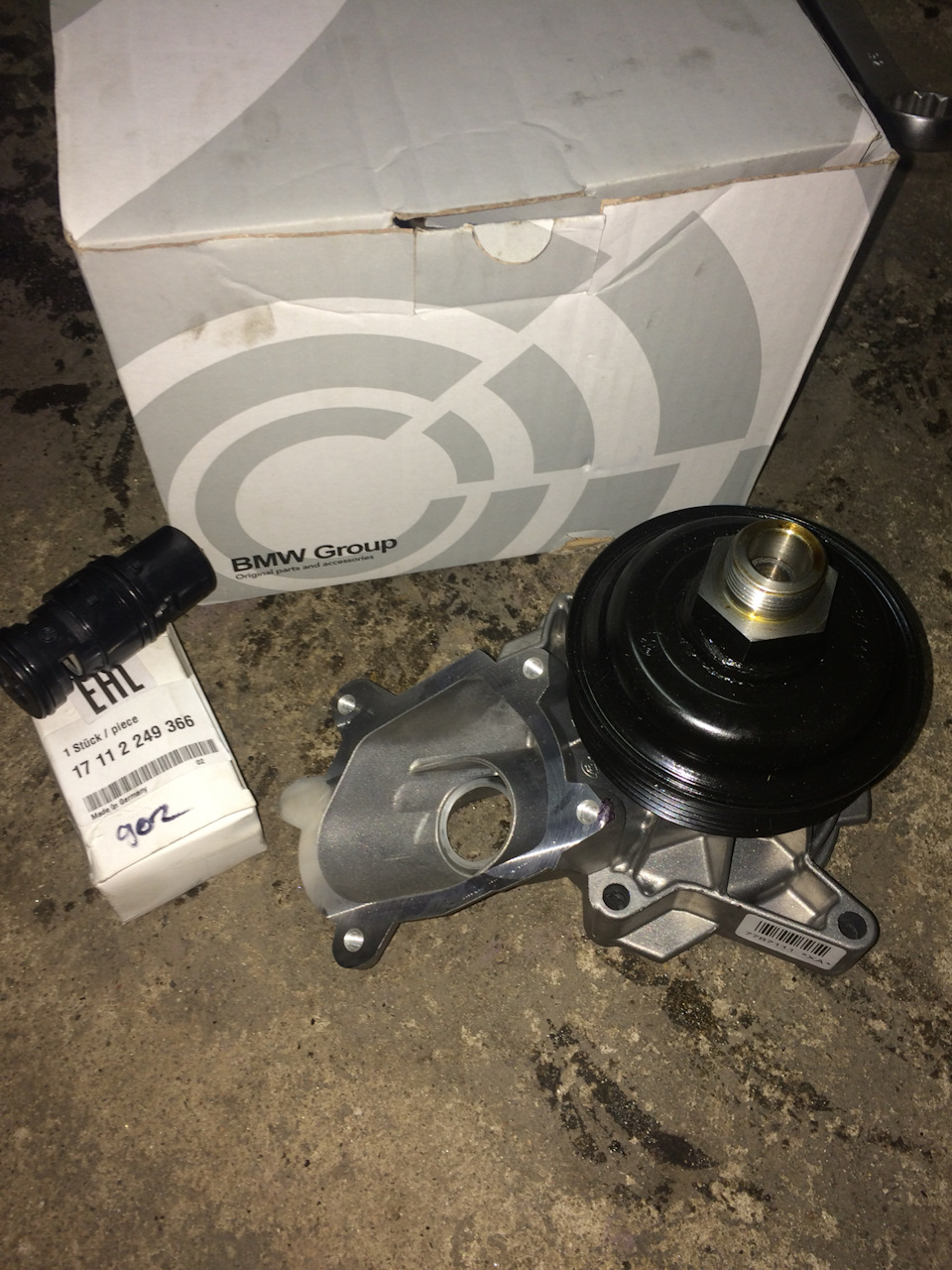 Замена помпы и термостата Акпп — BMW X5 (E53), 3 л, 2005 года ...