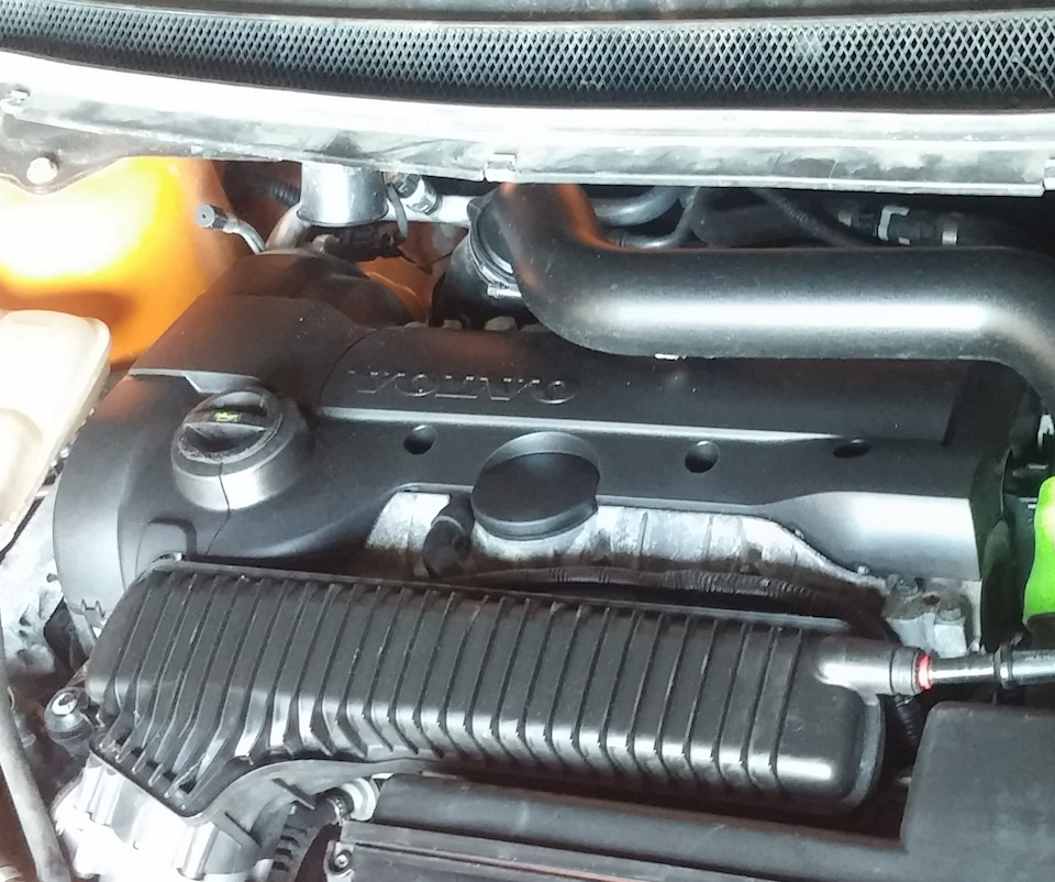 крышки двс и дефлектор радиатора — Ford Focus ST II, 2,5 л, 2007 года ...