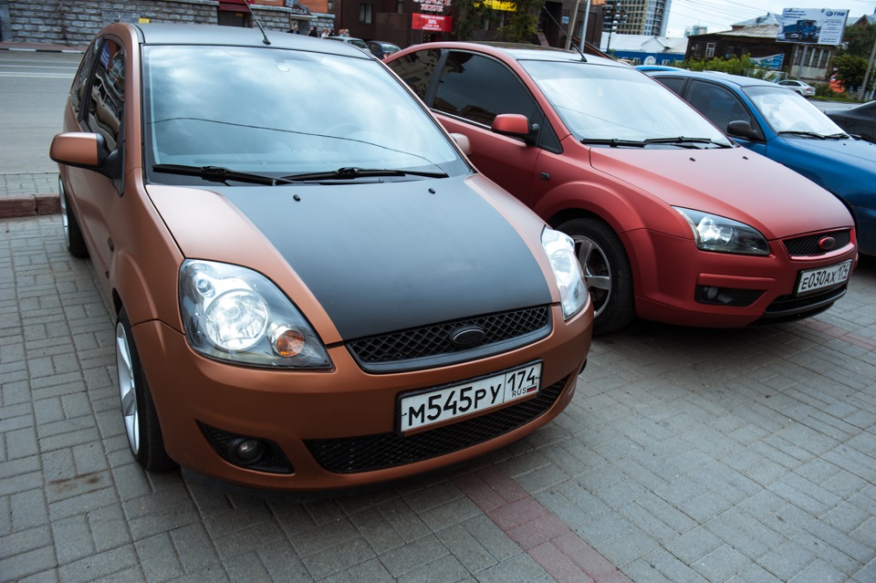 Ford Focus — Arlon Red Aluminium & Ford Fiesta — APA Aztec Bronze — DRIVE2
