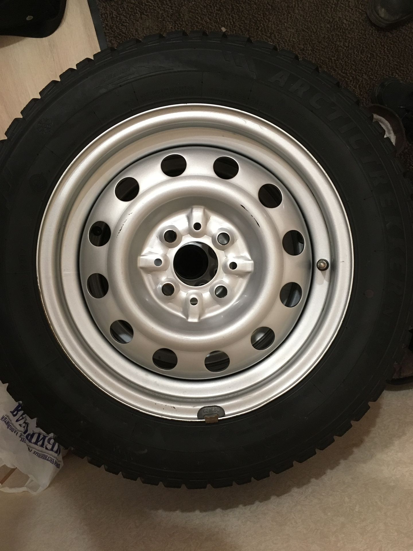 MAXXIS Arctictrekker NP3 — Lada Приора хэтчбек, 1,6 л, 2012 года | шины ...