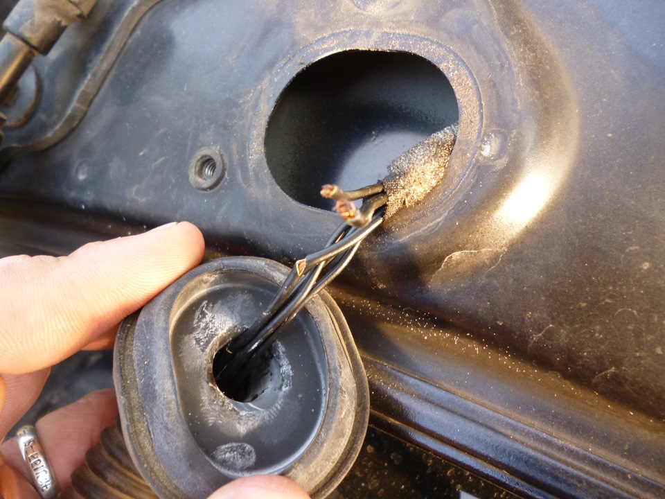 Замок богажника и проводка. — Volvo S40 (2G), 1,6 л, 2006 года ...