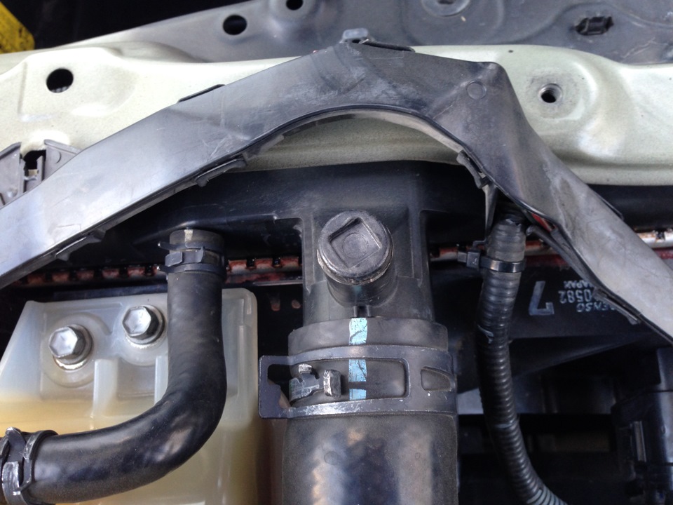 течь радиатора — Lexus GS (S190), 4,3 л, 2006 года | поломка | DRIVE2