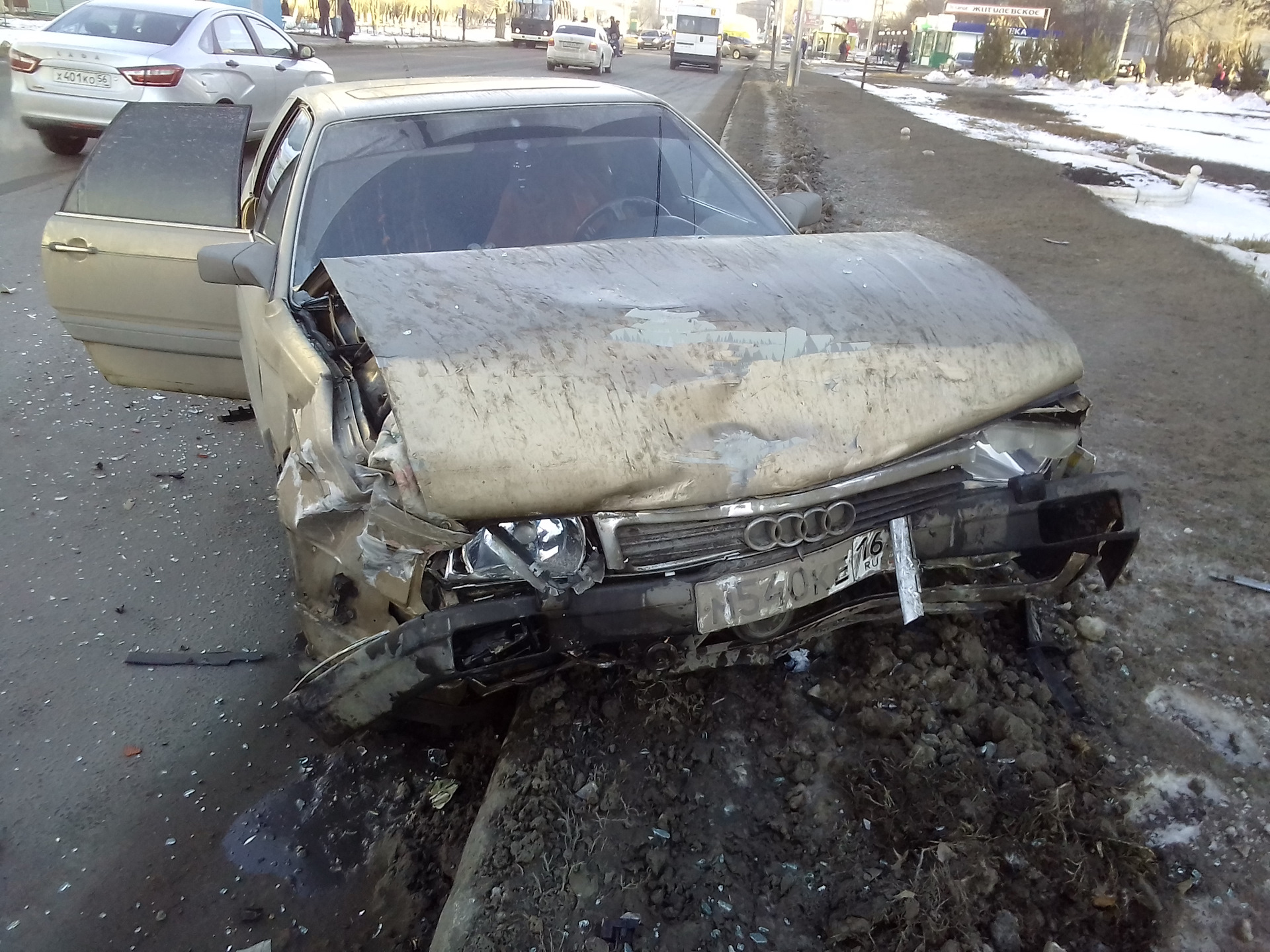 Вот ребят закончился год петуха по петушиному( — Audi 100 Avant (C3), 2 ...