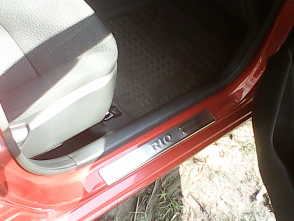 Накладки на пороги — KIA Rio (3G), 1,6 л, 2013 года | тюнинг | DRIVE2