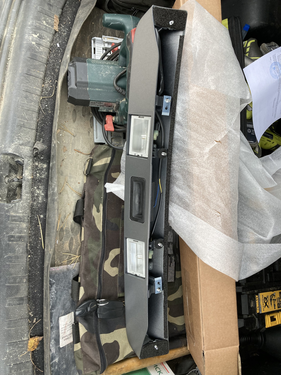 Накладка/ручка багажника freelander 2 дорест — Land Rover Freelander 2 ...