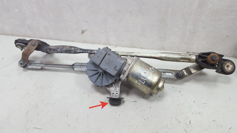 #12 Замена мусора в дренажах под жабо — Renault Fluence, 1,6 л, 2013 ...