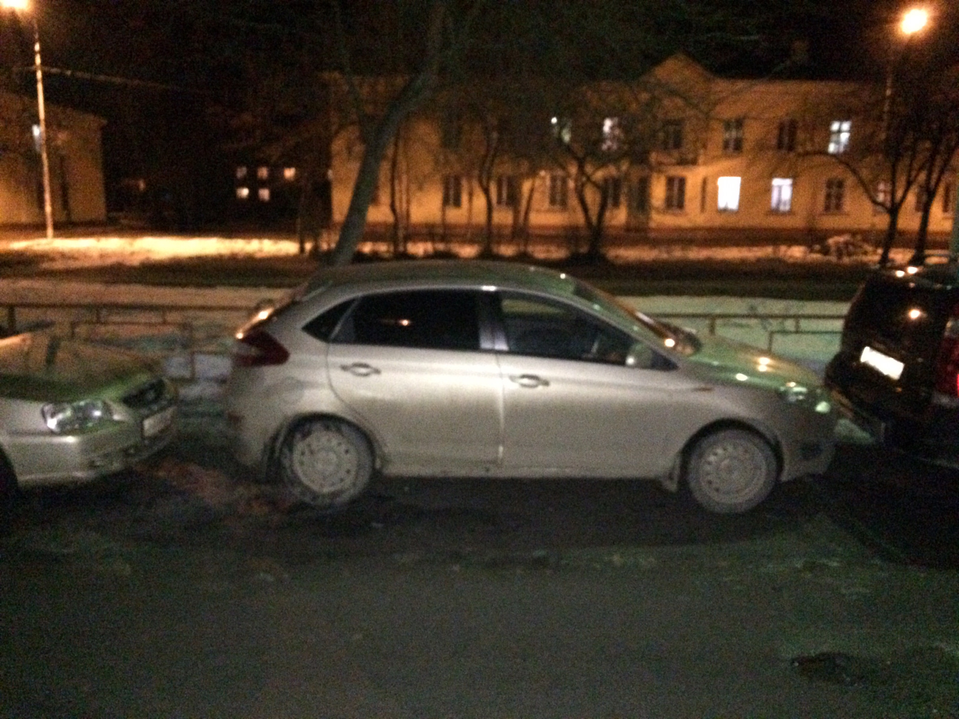 Паркуйся правильно! — Chery A13, 1,5 л, 2012 года | наблюдение | DRIVE2