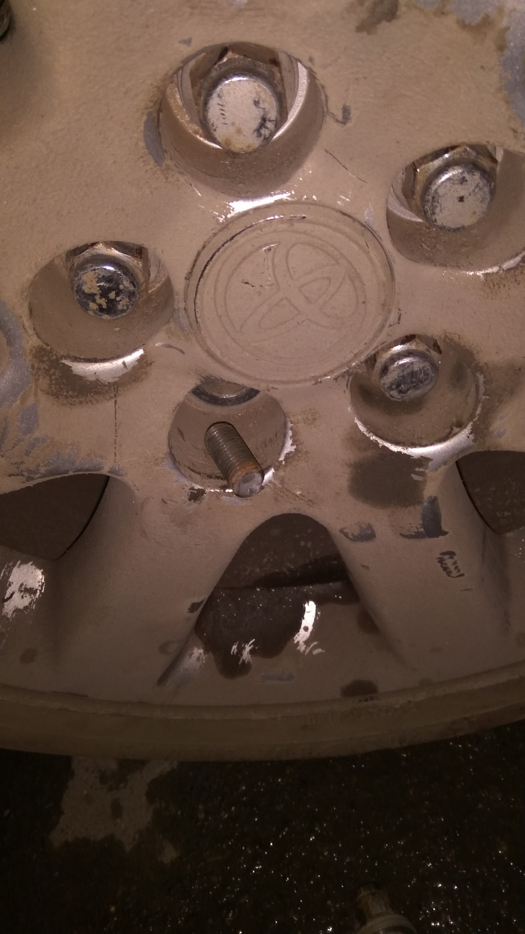 3 Замена шпильки ступицы Авенсис(Avensis) — Toyota Avensis II, 2 л ...