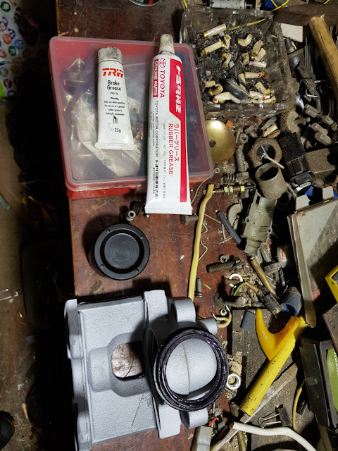 0888701206 Смазка для направляющих пальцев суппорта TOYOTA LEXUS ...