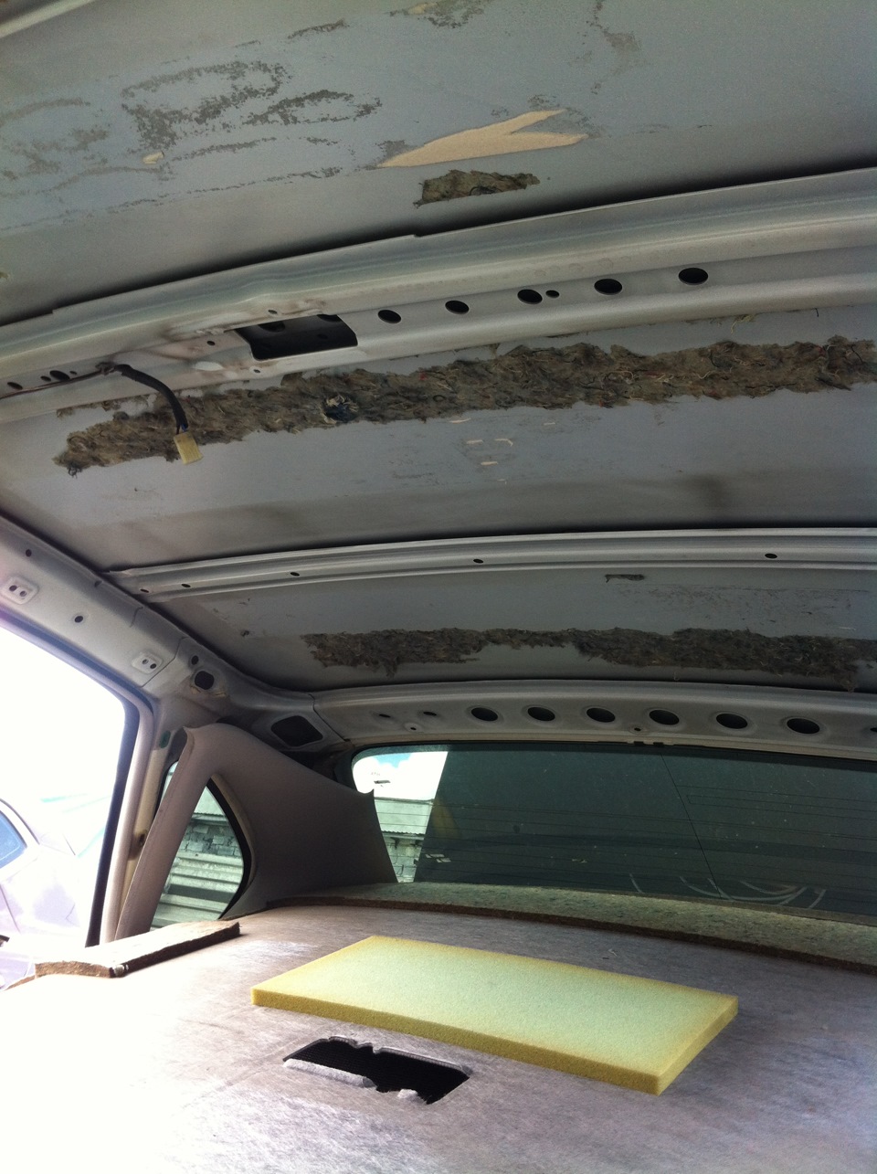 Продолжение шумоизоляции Потолок — Subaru B4 Be 2 л 1999 года