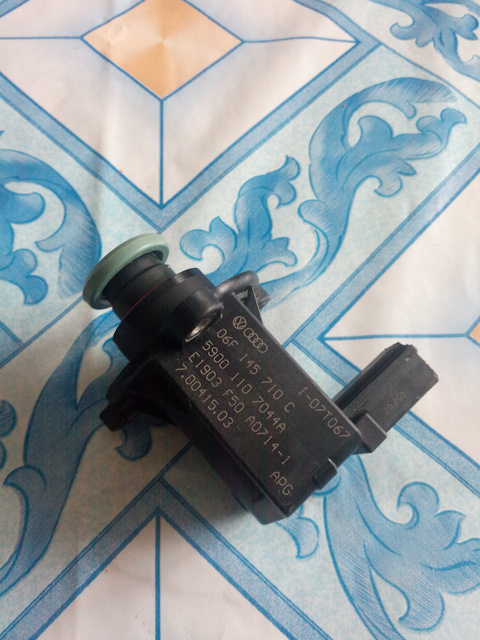 06F145710C Клапан воздушной тяги, нагнетатель VAG | Запчасти на DRIVE2