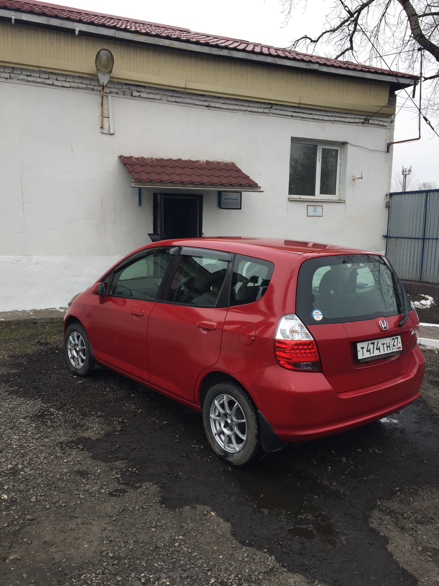 Ритуал по призыву дождя — Honda Fit (1G), 1,3 л, 2001 года | мойка | DRIVE2