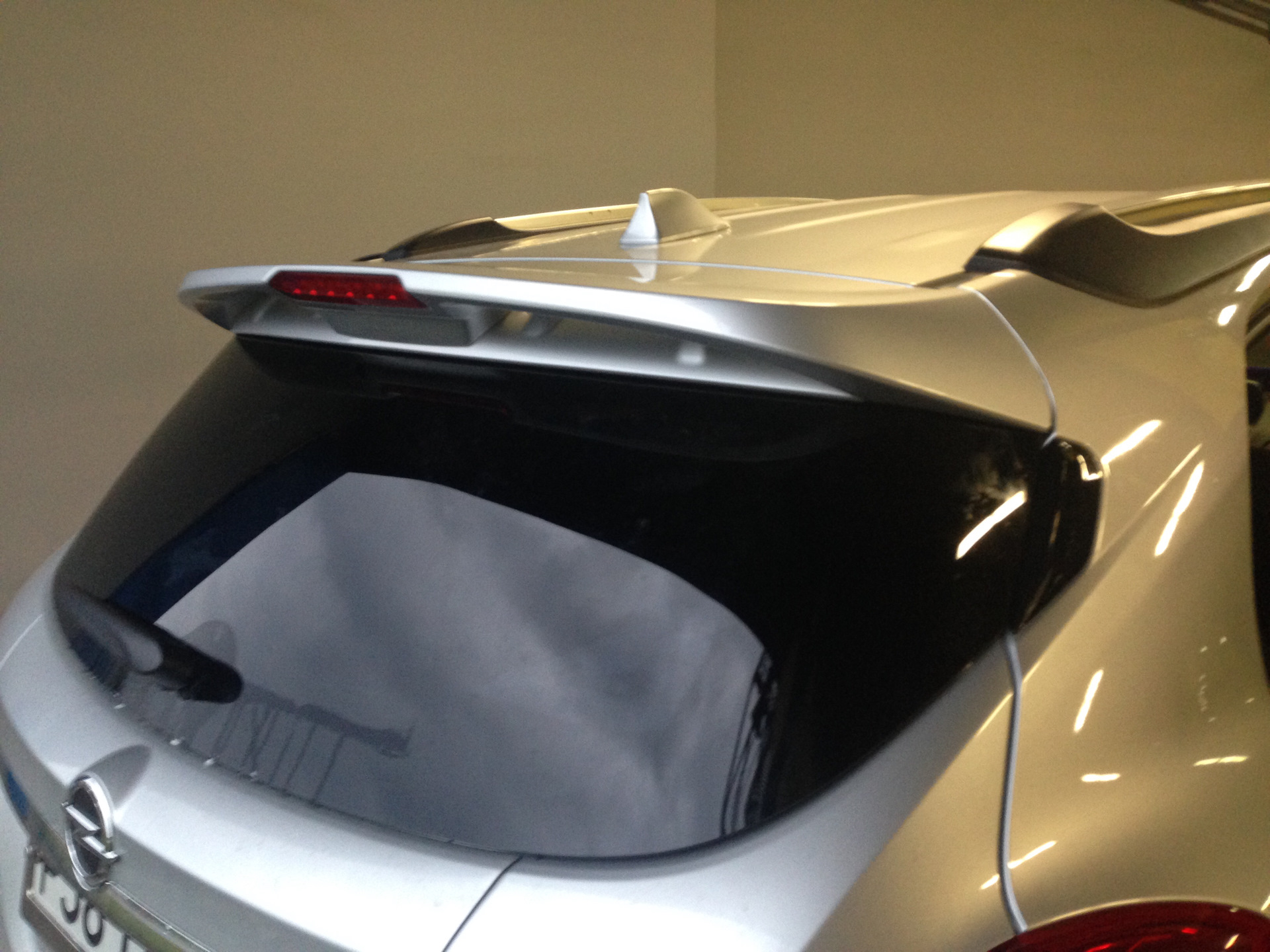 Спойлер OPC — Opel Mokka (1G), 1,4 л, 2013 года | тюнинг | DRIVE2