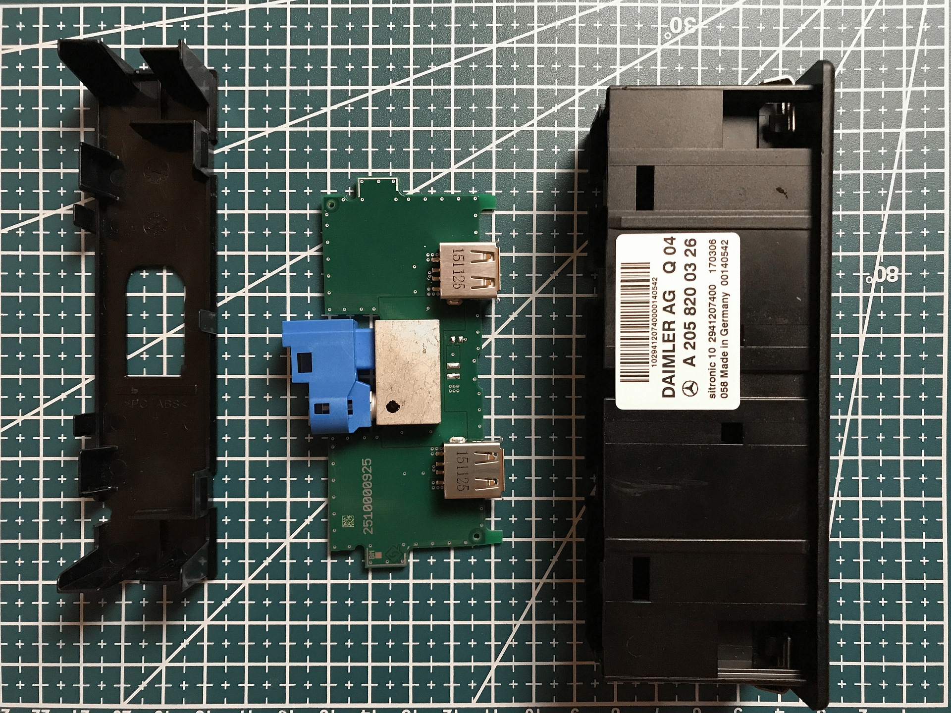 Ремонт usb блока в подлокотнике — Mercedes-Benz GLC-Class (X253), 2,2 л ...